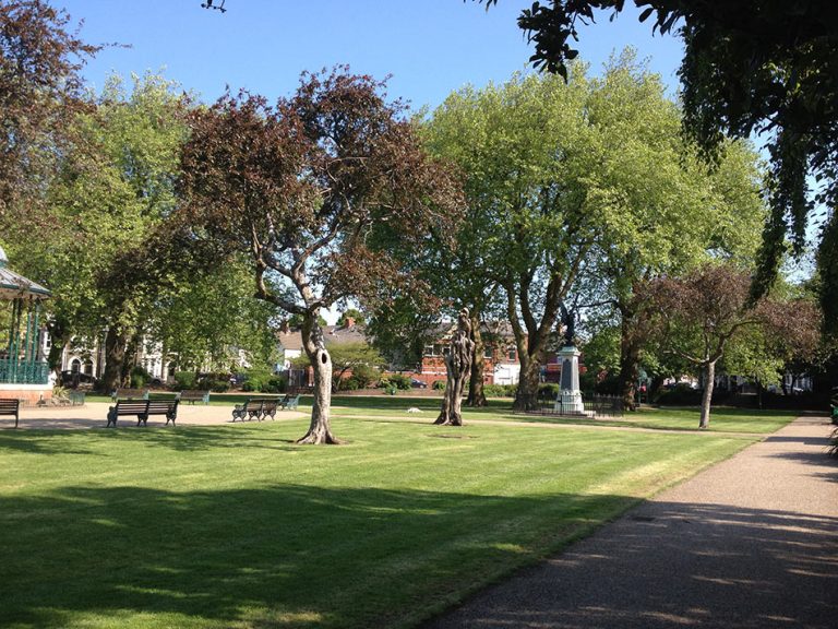 Grange Gardens - Outdoor Cardiff